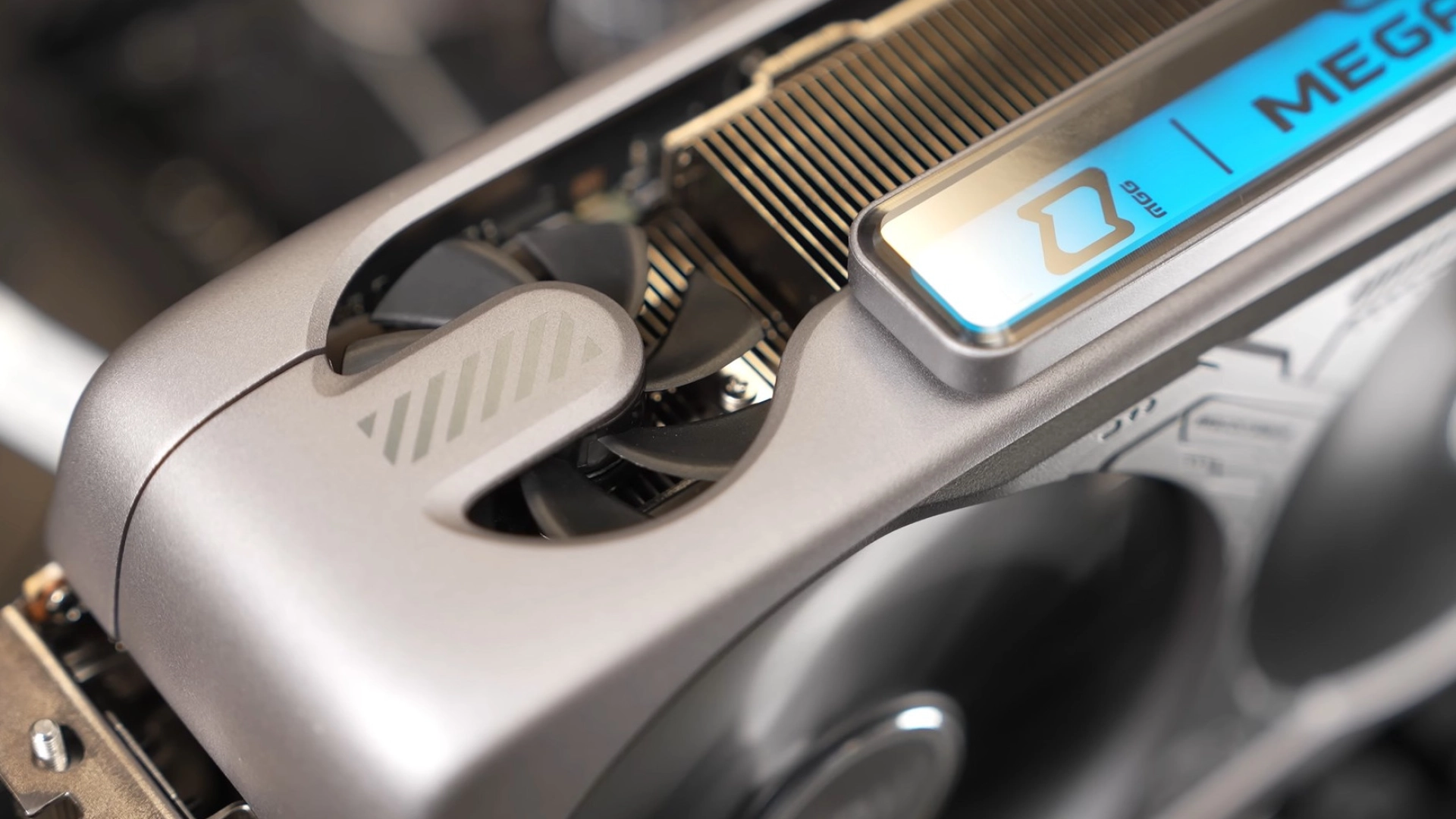 MaxSun представила первую на рынке GeForce RTX 4090 с пятью кулерами ...