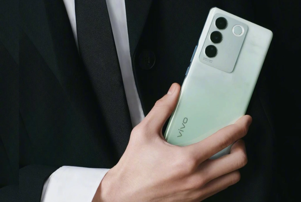 В Китае представили серию Vivo S16 с экранами AMOLED и ценой от 2099 юаней - Rozetked.me